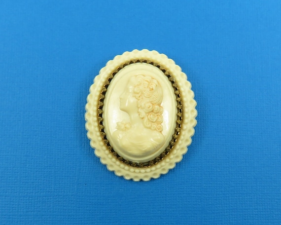 Vintage Celluloid Cameo Paris Brooch Brass Plastic Fa… - Gem