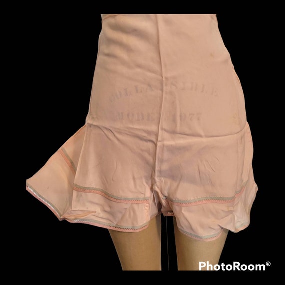 Vintage 1930s 20s to 30s Silk Tap Pants. Old Stock. A… - Gem