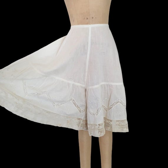Victorian Closed Drawers. Wide Leg Bloomers. Underpin… - Gem