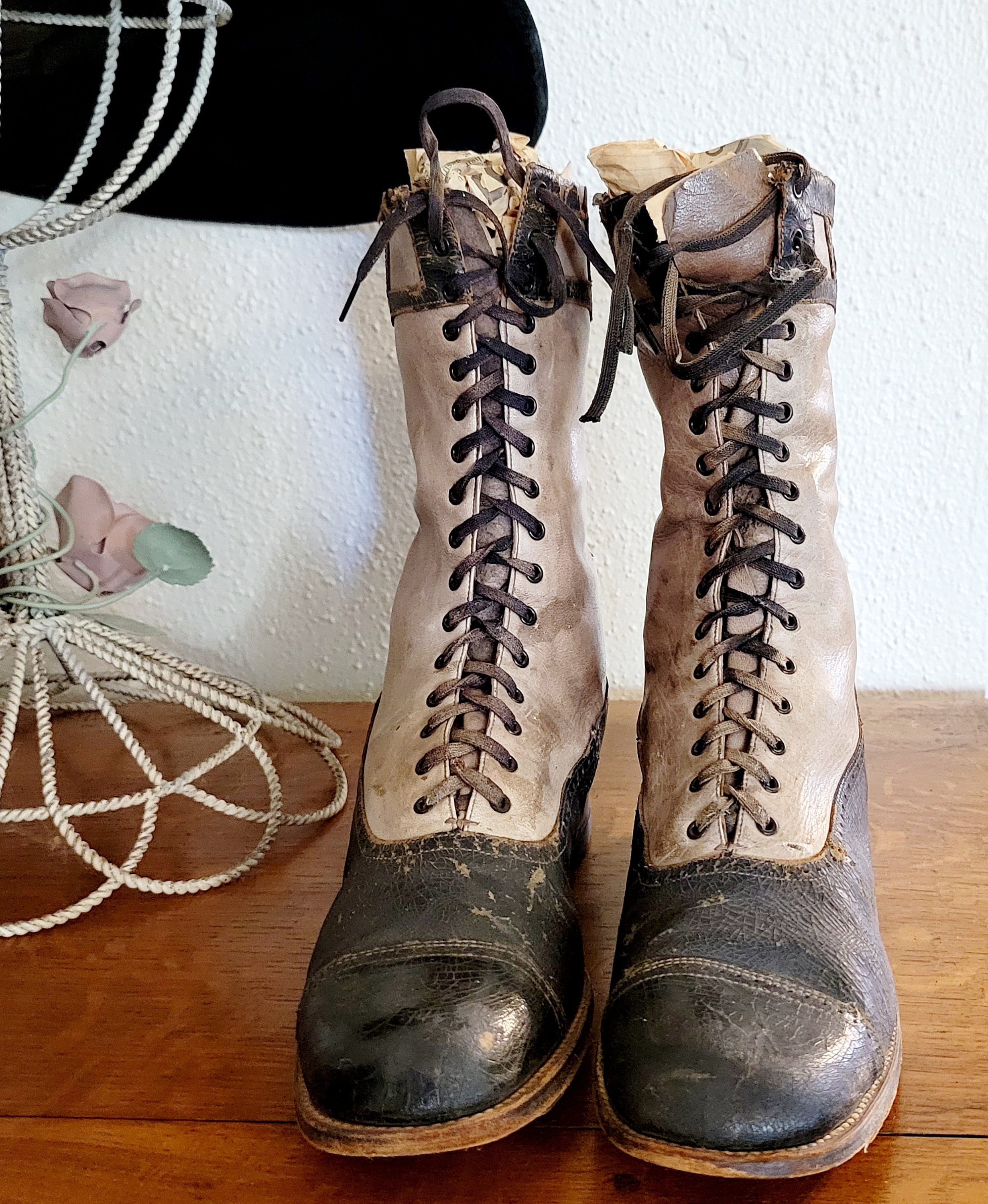 1890s 1900 Women's Lace up Two Tone Boots. Late Victorian to Early ...