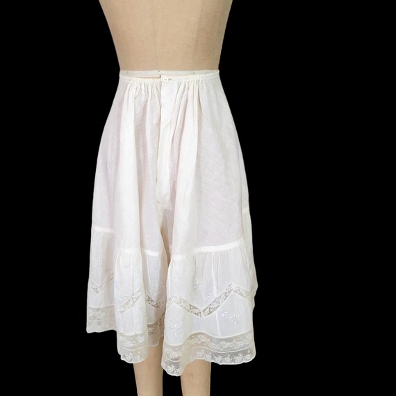 Victorian Closed Drawers. Wide Leg Bloomers. Underpin… - Gem