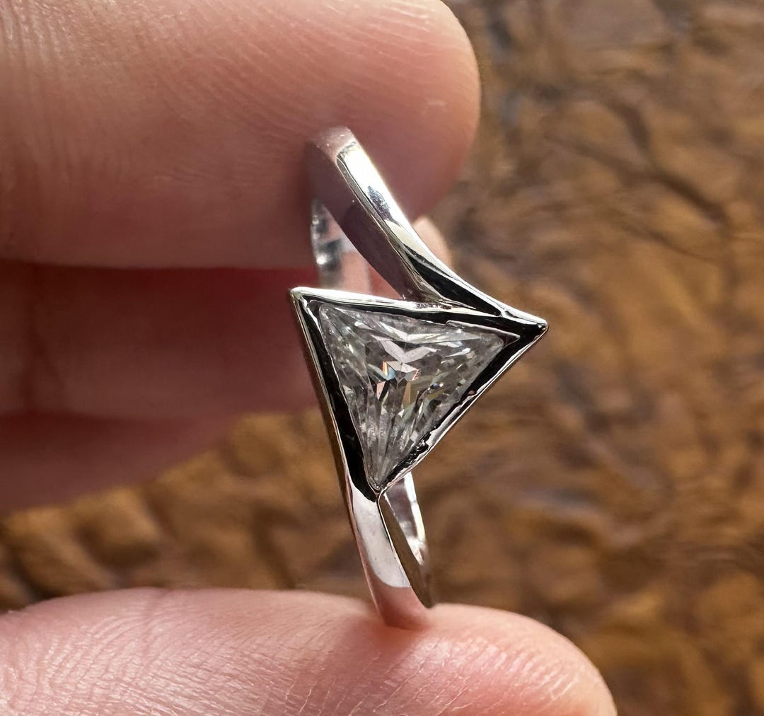 Triangle Cut VVS White Moissanite Diamond Bezel Setting /anniversary ...
