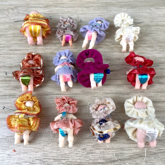 Tiny baby pins - a dozen - 1940s vintage - Gem