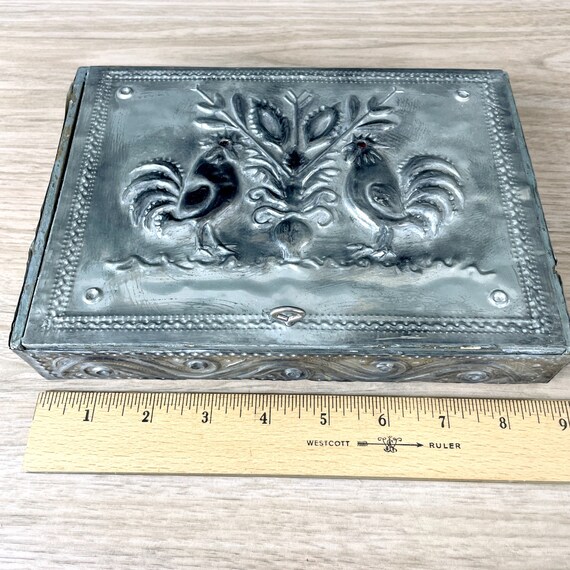 Folk art embossed tin box with roosters -1960s vintage - Gem