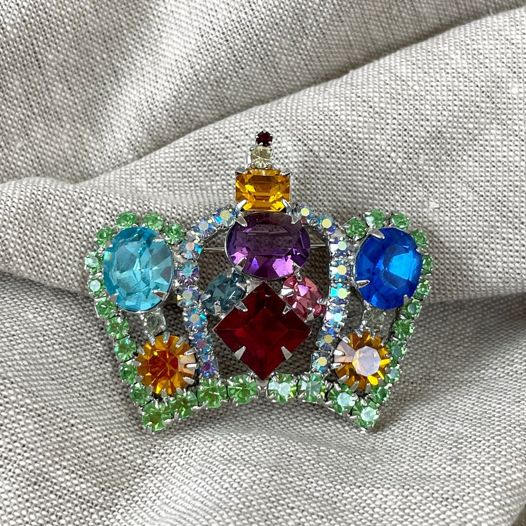 Capri Rhinestone Crown Brooch - 1960s Vintage - Etsy