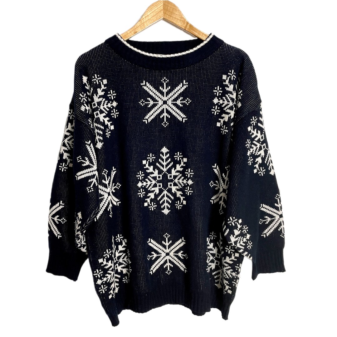Black and White Intarsia Knit Snowflake Sweater - 80s Vintage - Size 38 ...