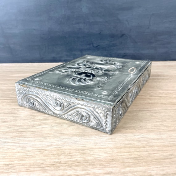 Folk art embossed tin box with roosters -1960s vintage - Gem