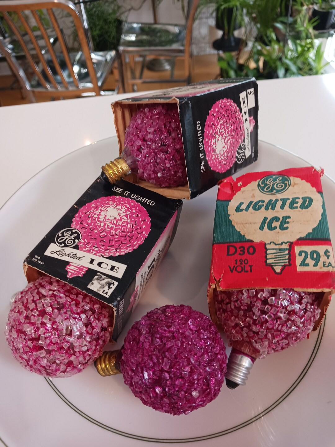 Vintage Christmas Lights, Vintage Christmas Display, Vintage Snowball ...