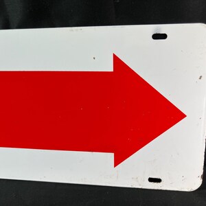 Vintage Red Arrow Metal Double Sided Sign Industrial Rusty Chippy 2/2 ...