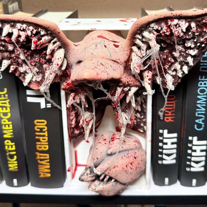 Demogorgon Book Nook 3D Monster Bookshelf Insert Horror Bookend Fantasy ...