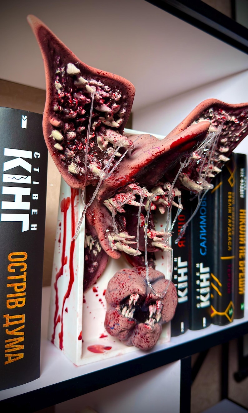 Demogorgon Book Nook 3D Monster Bookshelf Insert Horror Bookend Fantasy ...