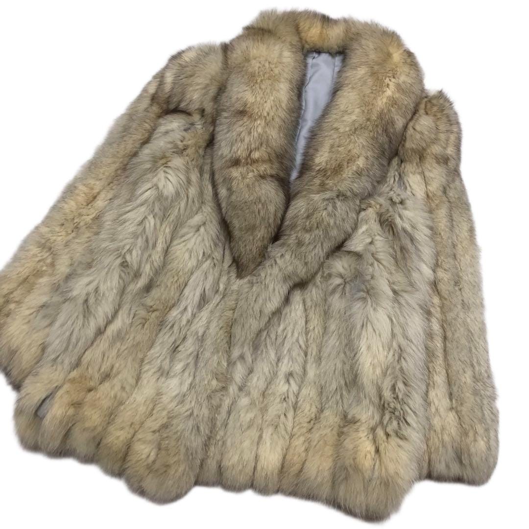 SAGA Fox Fur Coat: Selected Gold Label, Ivory Tanning, Silver Lining ...