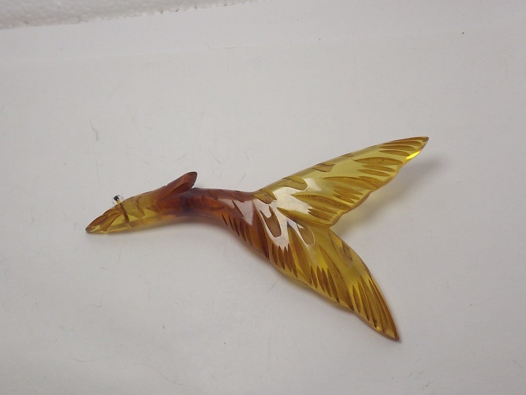 Vintage Rare Bakelite Apple Juice Carved Modernistic Fish Pin Brooch ...