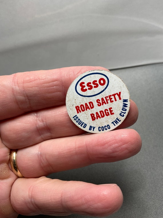 vintage esso advertising pin - Gem