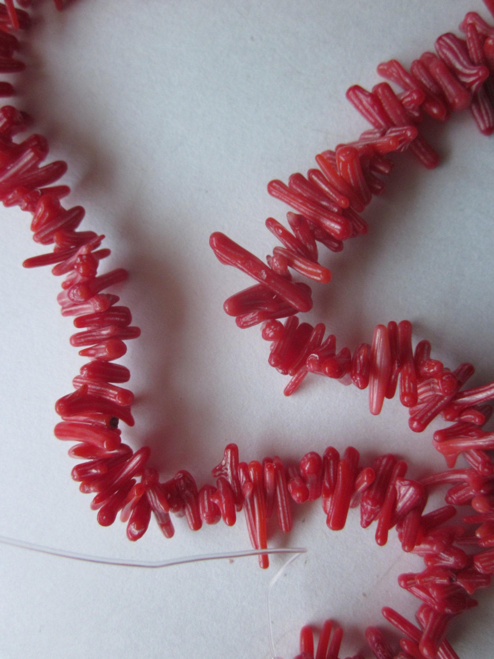Red/white Coral Chip Beads 5-14mm 15 Inch Strand - Etsy
