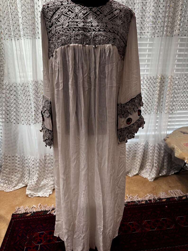 Pregnancy Light and Beatfoul Design on It - Etsy