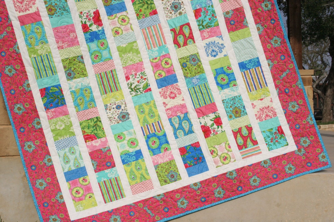 Quilt Pattern, Charmingly Sashed, Moda Charm Pack, Baby and Throw Size ...