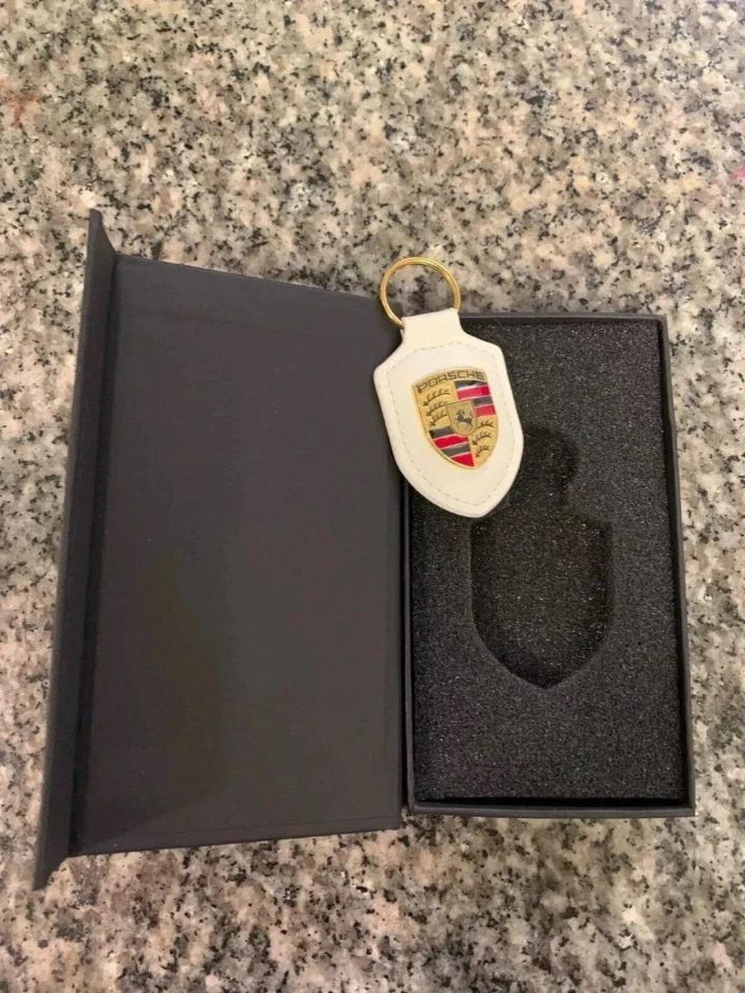 Porsche Crest Key Ring/ Key Chain Leather Silver Exquisite Set Gift Box ...