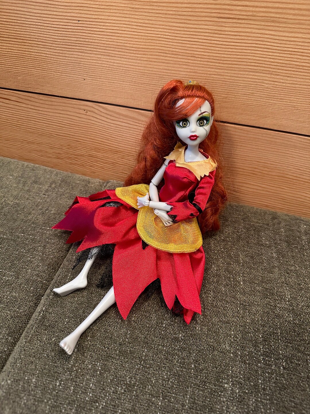 2012 Once Upon A Zombie Belle Beauty & the Beast Doll Good Condition ...