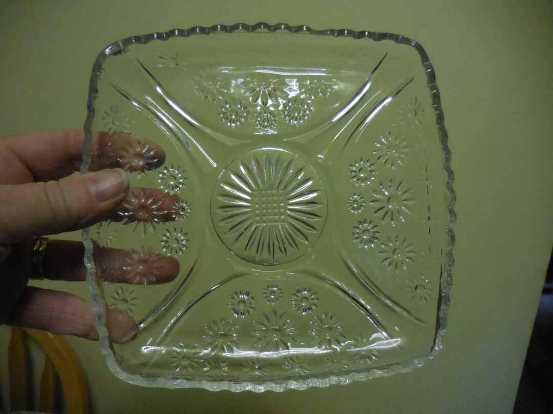 Vintage Daisy Pattern Glass Dish Square Clear Floral Design Flowers ...