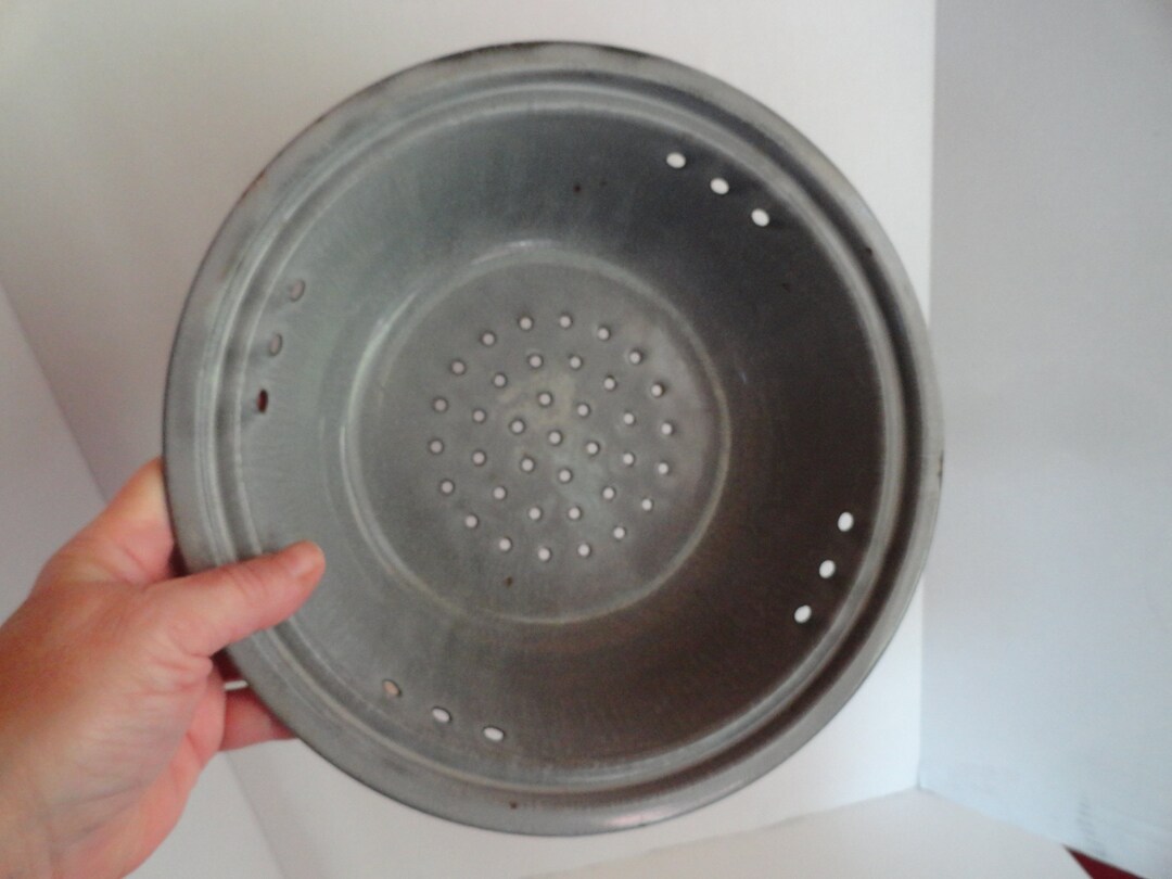 Vintage Gray Enamel Colander Metal 1930s 1940s Retro Farmhouse/country ...