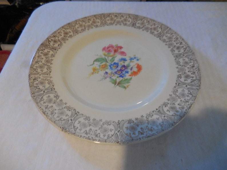 Vintage 1930s to 1950s Dinner Plate Flowers/floral Retro | Etsy