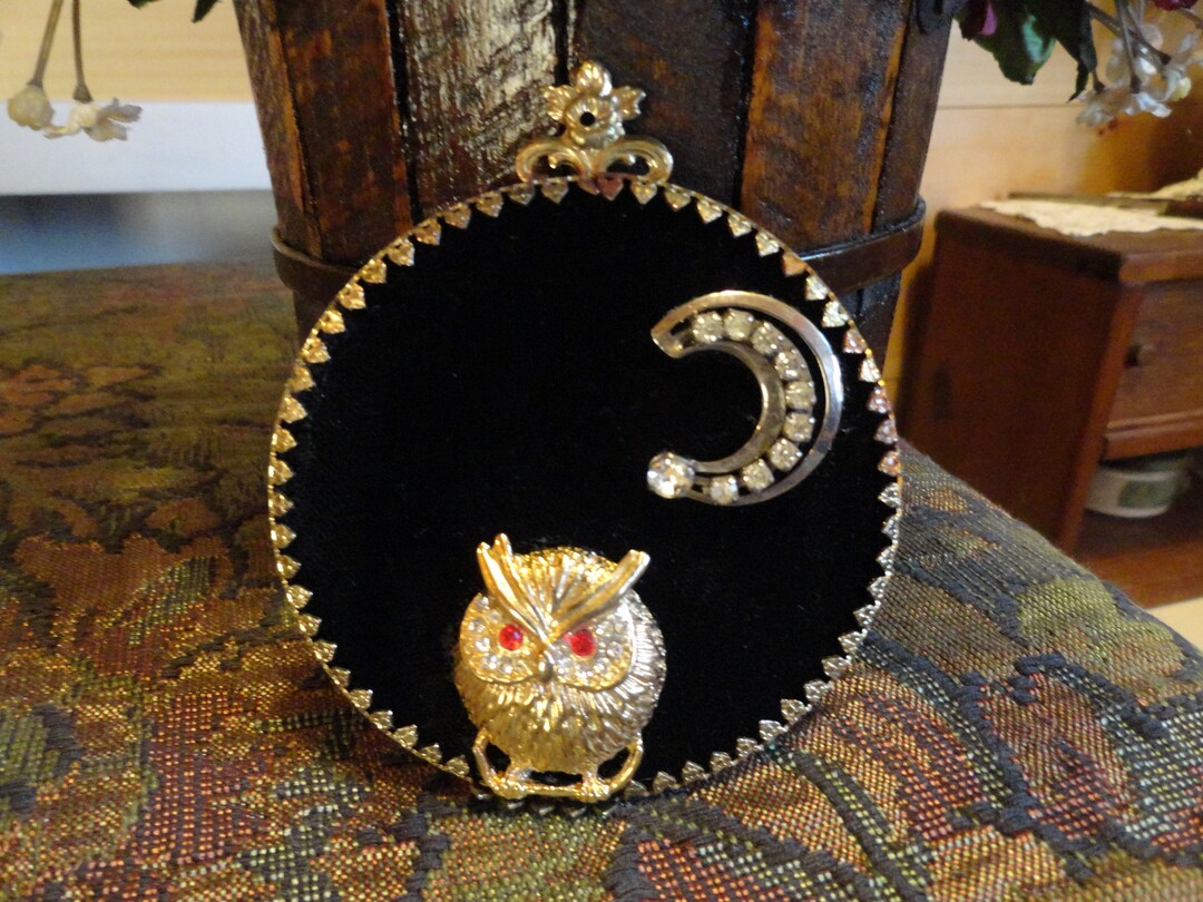 Vintage Jewelry Art Assemblage Owl & Moon Small Wall Hanging Gold, Silver Tone Round Tiny ...
