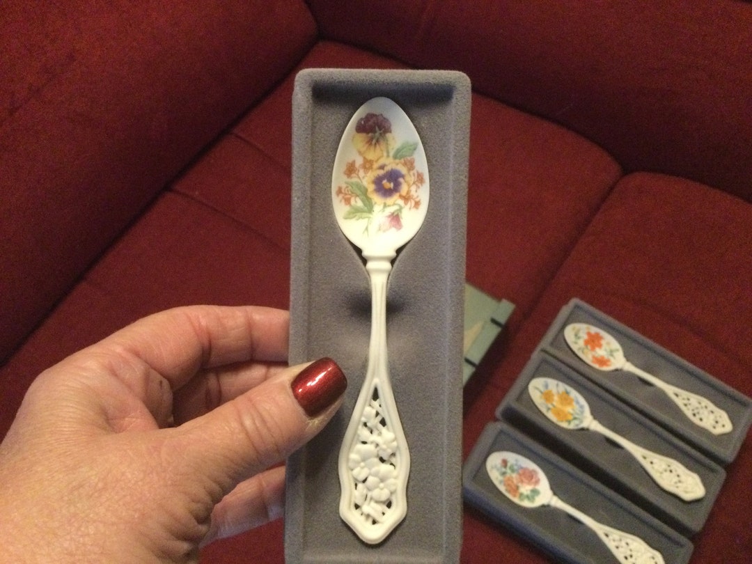 Vintage 1980s 1 Avon Porcelain Spoon or Rack/holder/display - Etsy