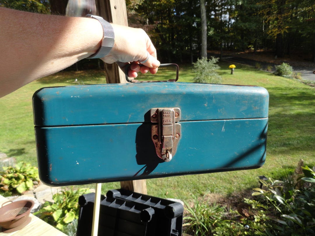 Vintage Union Utility Chest Box Lockable Tacklebox Top Handle Small ...