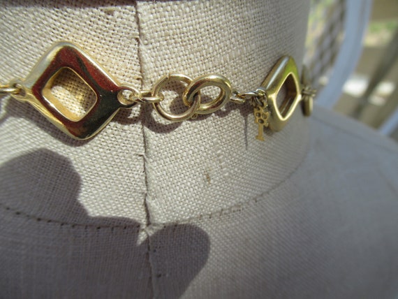 Vintage 1950s to 1970s Trifari Key Tag Gold Tone Larg… - Gem