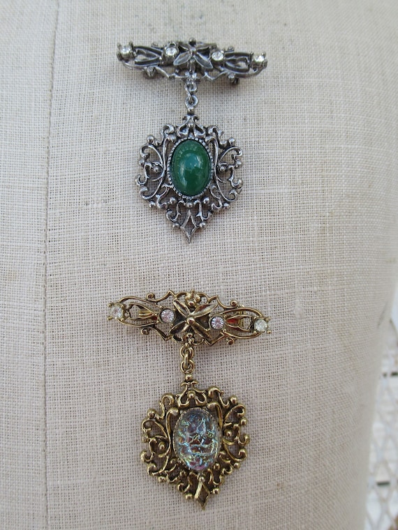 Vintage Women's Silver or Gold Tone Dangling Pin Rhin… - Gem