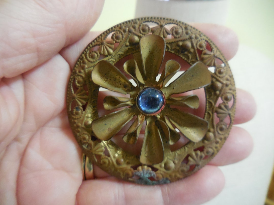 Vintage Women's Large Brass Pin Round Filigree Brass Brooch Blue Glass ...