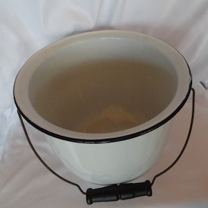 Vintage White & Blue Enamel Chamber Pot Piss Pot Wooden Handle Retro ...