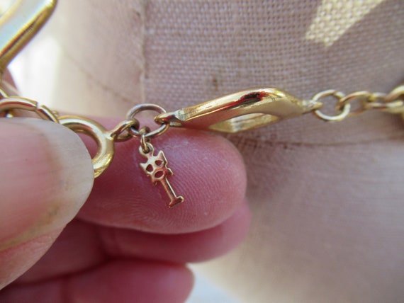 Vintage 1950s to 1970s Trifari Key Tag Gold Tone Larg… - Gem
