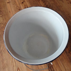 Vintage White & Blue Enamel Chamber Pot Piss Pot Wooden Handle Retro ...