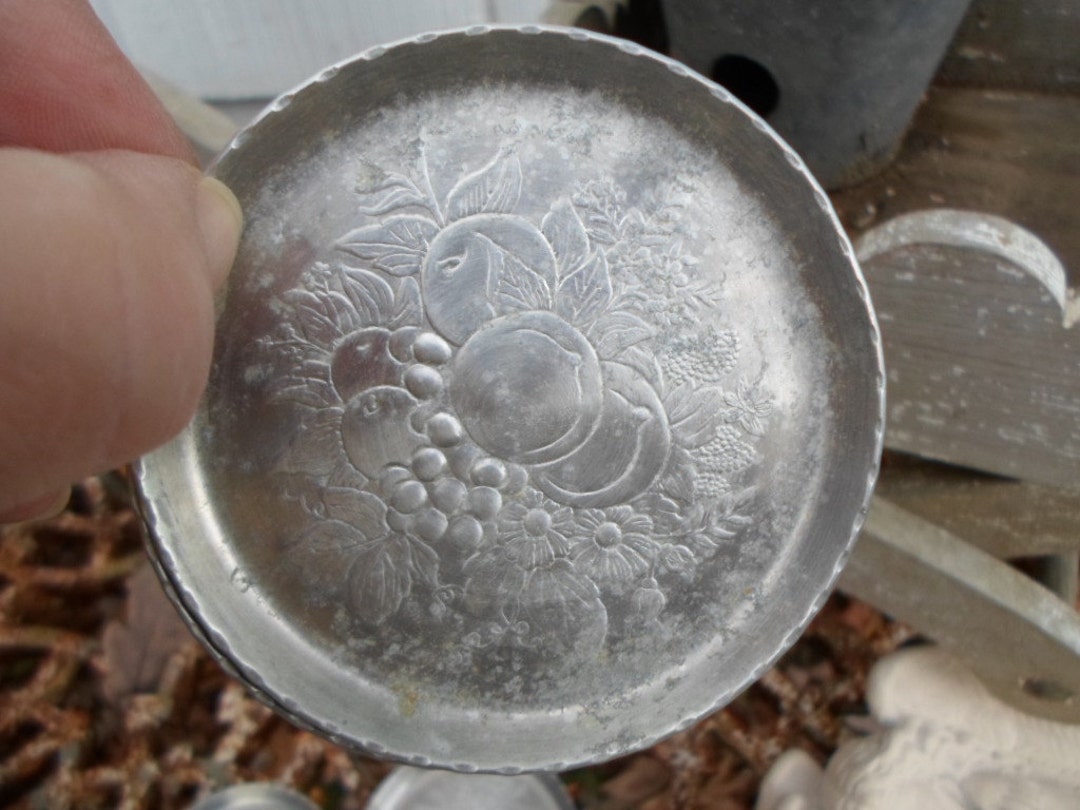Vintage Aluminum Fruit Coaster Embossed Metal Lightweight Scalloped ...