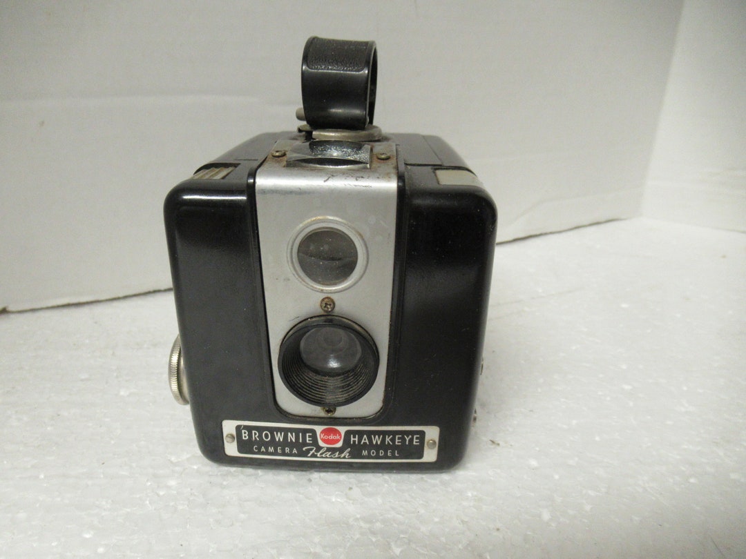 Vintage Brownie Hawkeye Camera Plastic Small Tiny Camera Kodak Flash ...