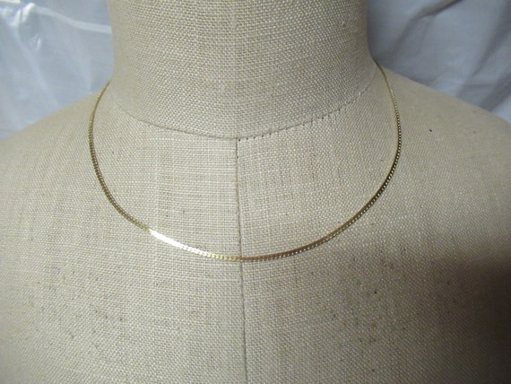Vintage Women's Short Flat Chain Necklace Gold Tone K… - Gem