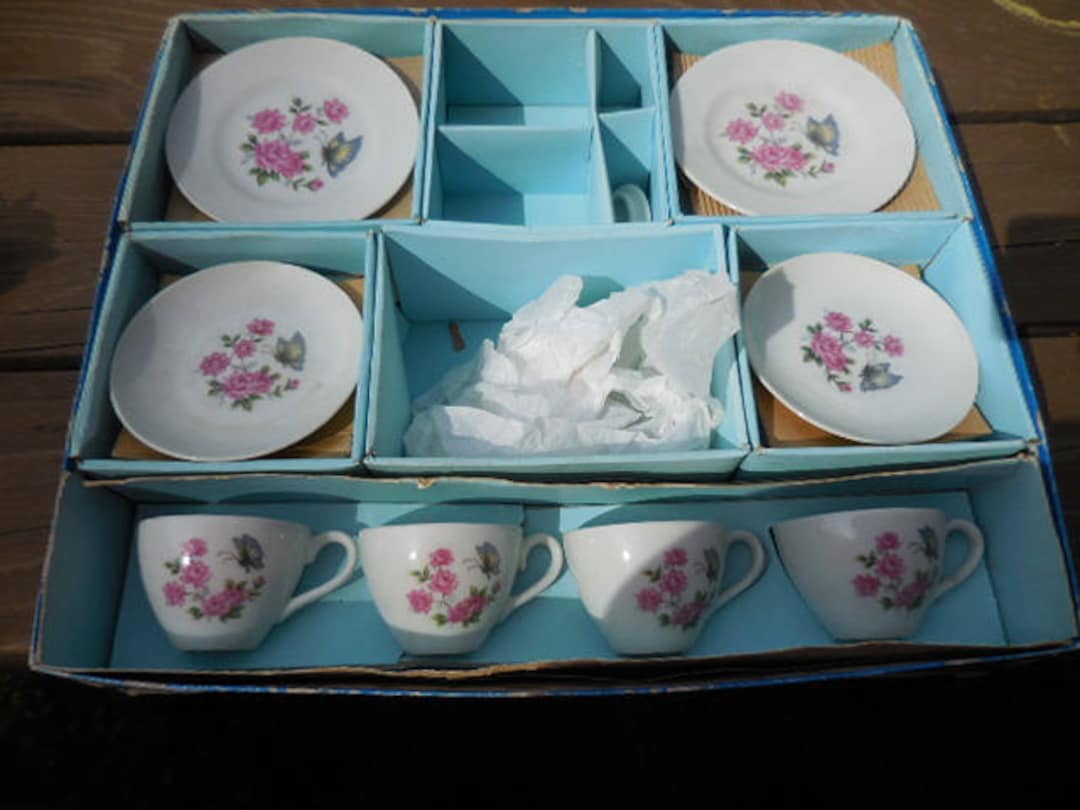Vintage Child's Porcelain Tea Set Little Girls Pink Roses Green Leaves ...