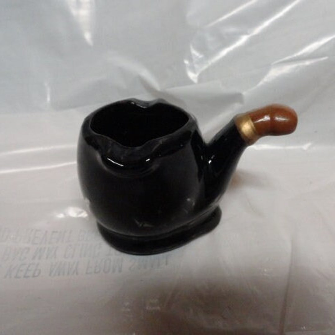 Vintage Men's Ceramic Pipe Shaped Ashtray Dark & Light Brown Gold ...