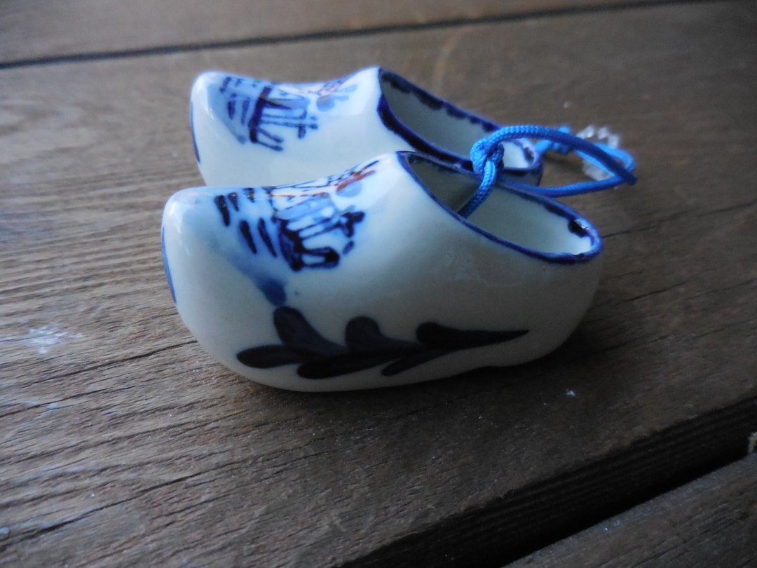 Vintage Tiny Blue & White Ceramic Miniature Clogs Figurines Holland ...
