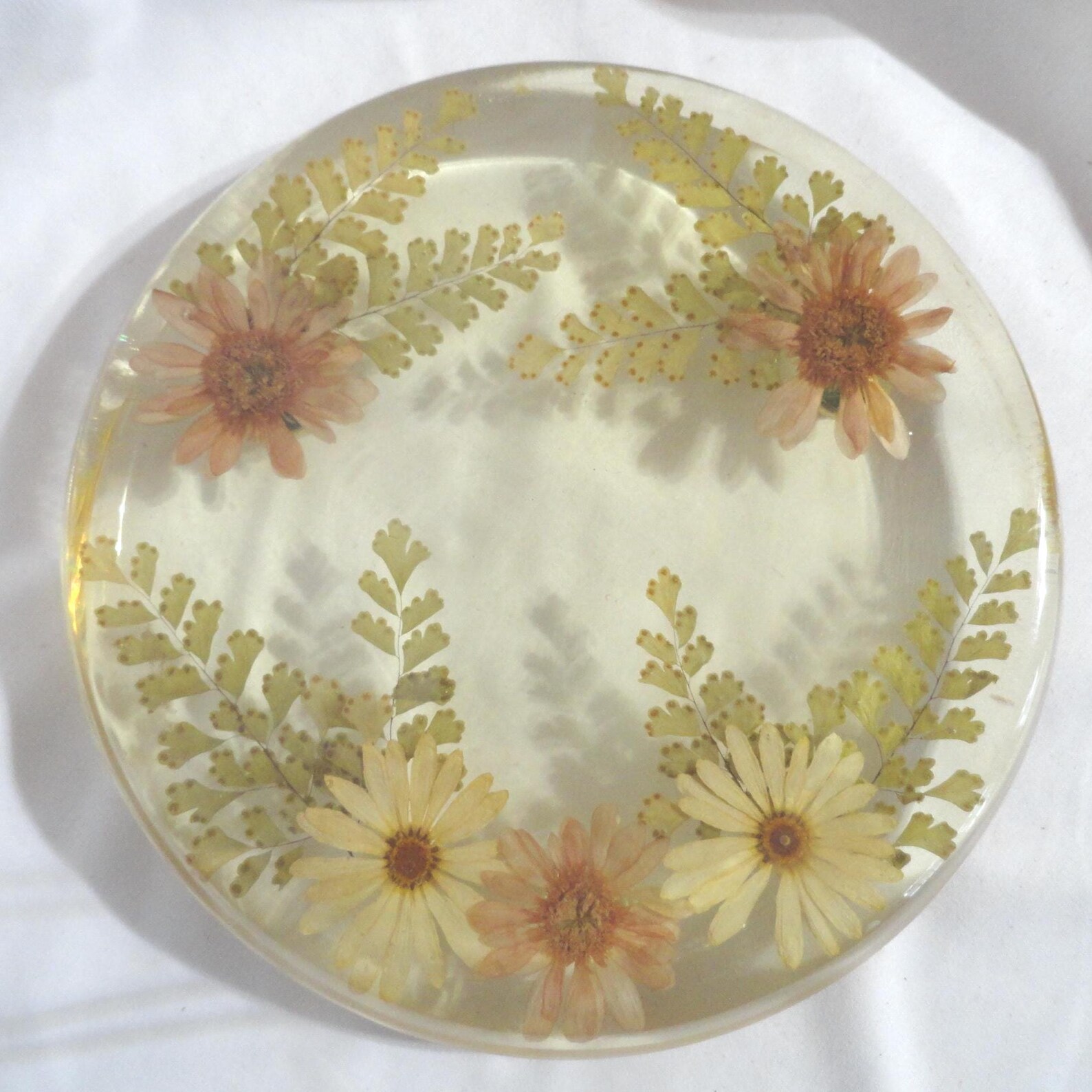 Vintage Resin Floral Hotplate Trivet Round Footed Kitchen Decor Retro ...