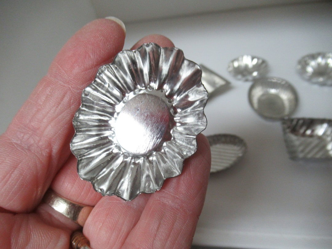 Vintage Shiny Little Mold Tiny Metal Chocolate Maple Tin Kitchen ...