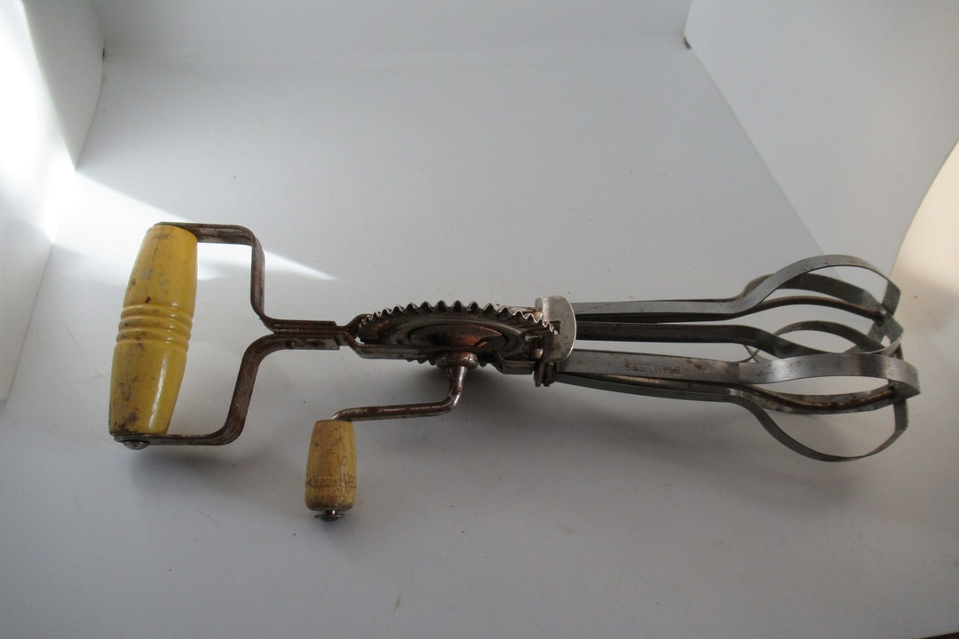 Vintage Taplin Yellow Hand Egg Beater Mixer Wood Handle the Retro ...
