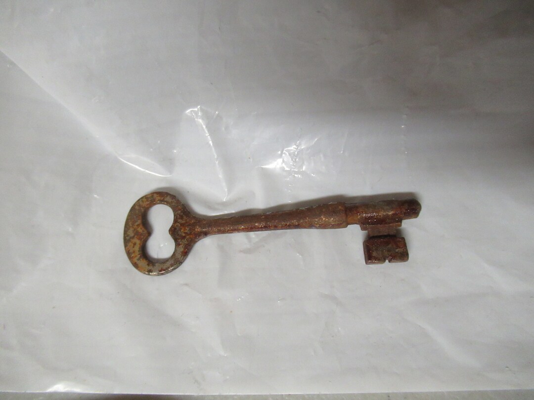 Antique Corbin Rusty Skeleton Key P-7 Solid Metal Door Lock Key ...