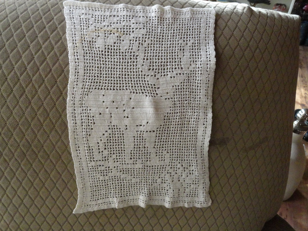 Vintage Buck Deer Doily Furniture Home Decor 1950s 1960s Crocheted ...
