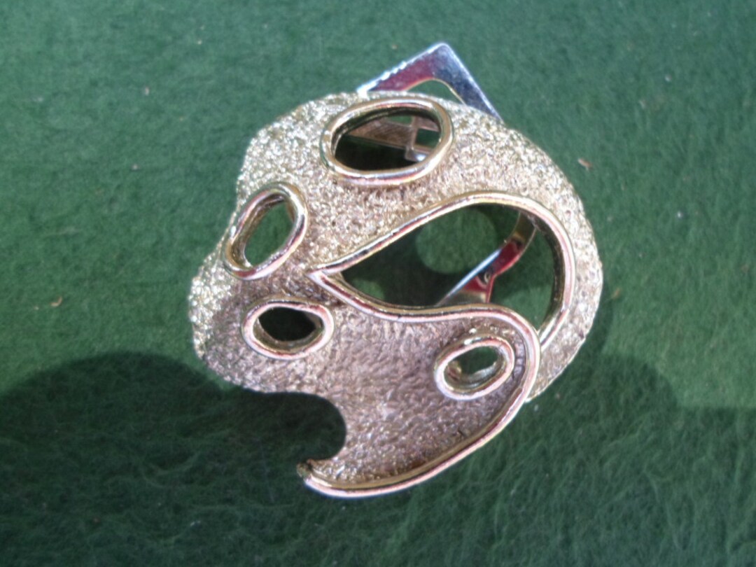 Vintage Abstract Scarf Clip & Pin Signed ART Gold Tone Funky Cutouts ...