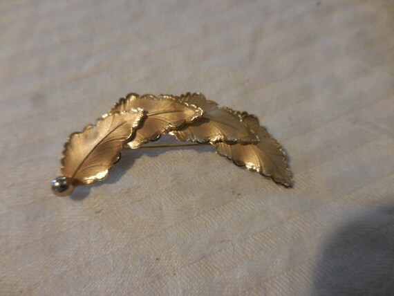 Vintage Four Leaf Pin Gold Tone Curved Leaves Brooch … - Gem