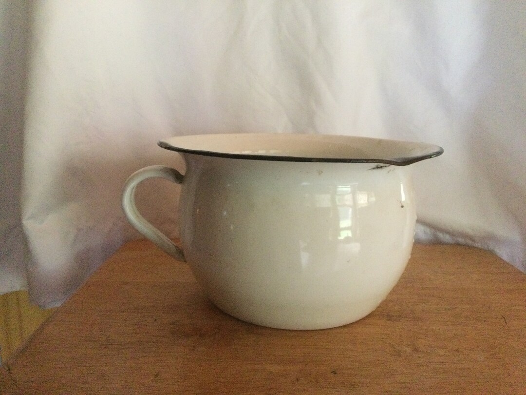 Vintage White & Black Enamel Metal Piss Pot Chamber Pot Large Enamel ...