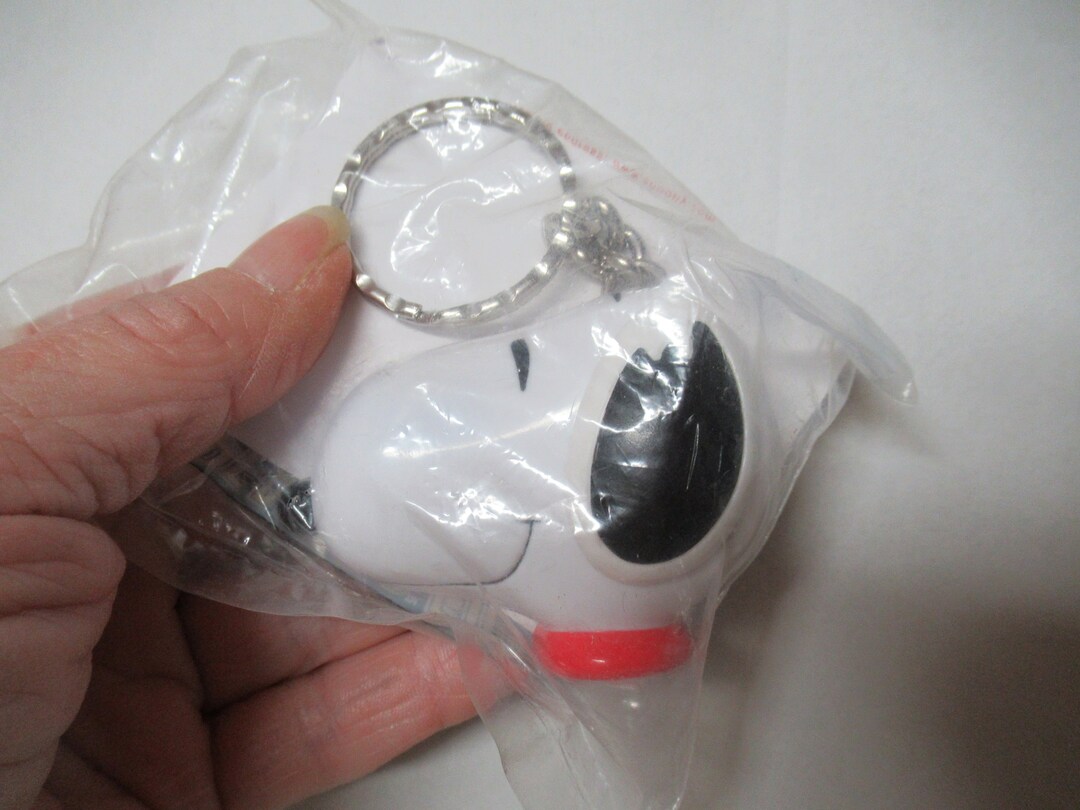 Vintage Wendy's Snoopy #2 Peanuts Keychain 50th Anniversary Kid's Meal ...